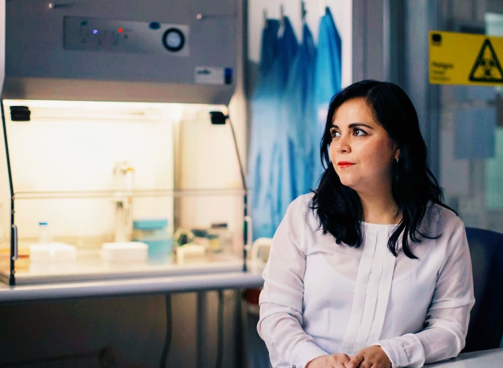 Dra. Fabiola Osorio recibe Premio Adelina Gutiérrez - Facultad de Medicina - Universidad de Chile