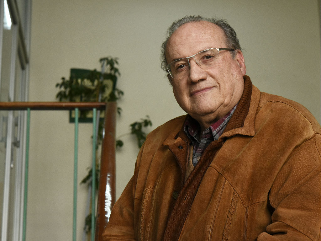 Doctor Alberto Maturana recibe premio Noé - Facultad de Medicina ...