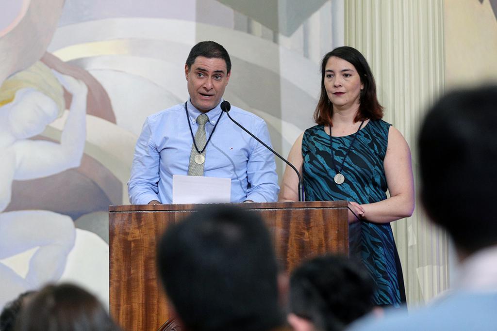 Universidad de Chile entregó Medalla Doctoral a 159 nuevos graduados y ...